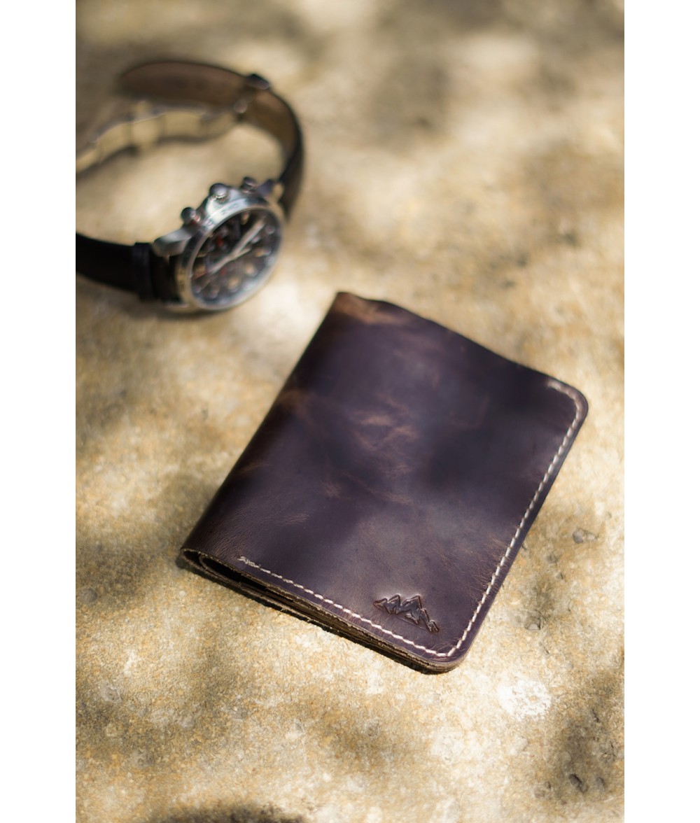 Rancher Crazy Horse Leather Bifold Wallet | Alaskan Leather Company